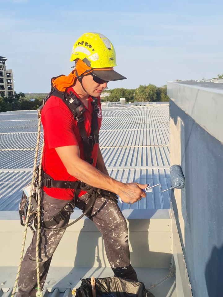 How to Choose the Best Rope Access Painter in Sydney - Abseilers United Sydney